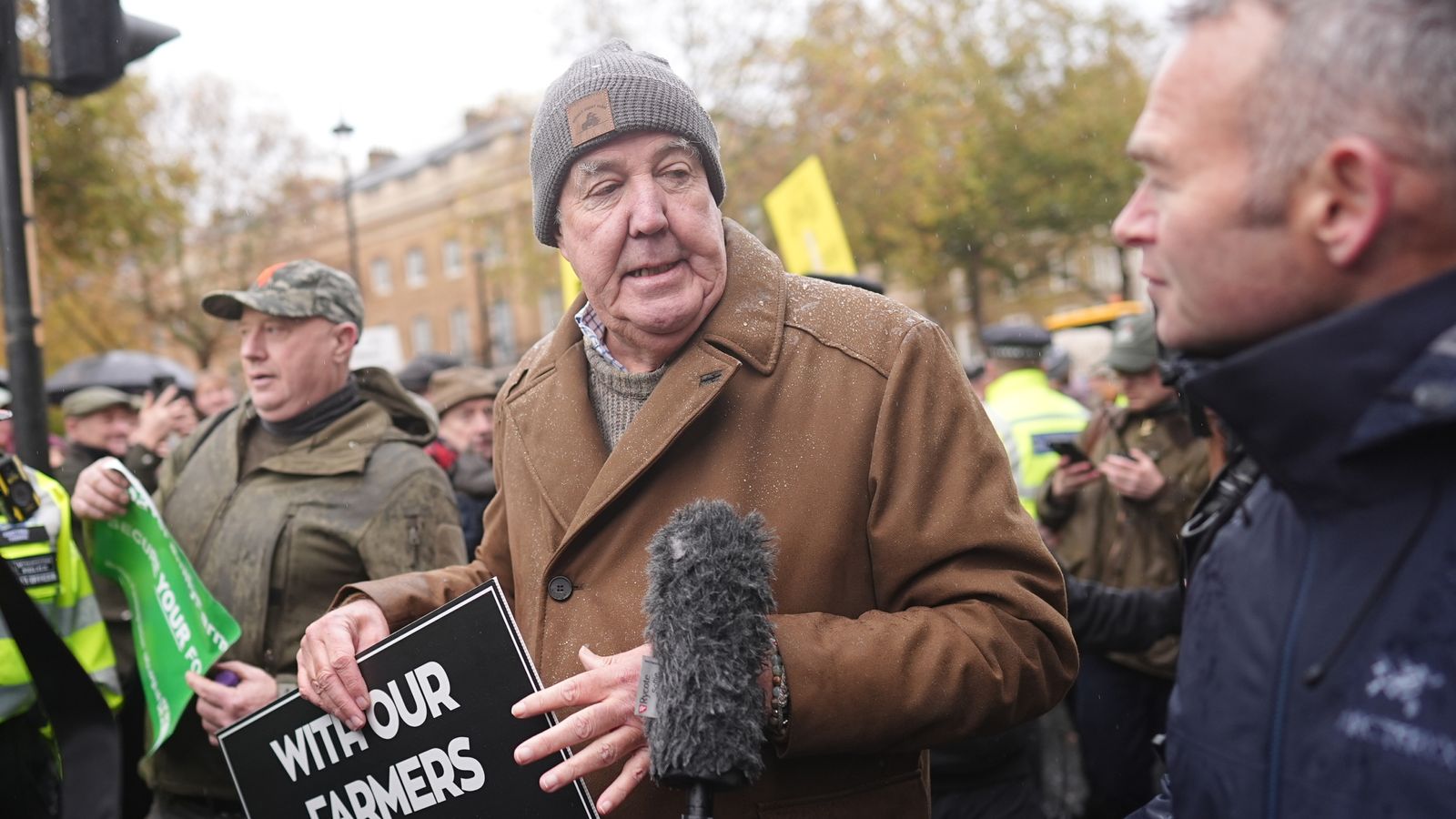 'Please, back down': Jeremy Clarkson gives stark warning to ministers ...