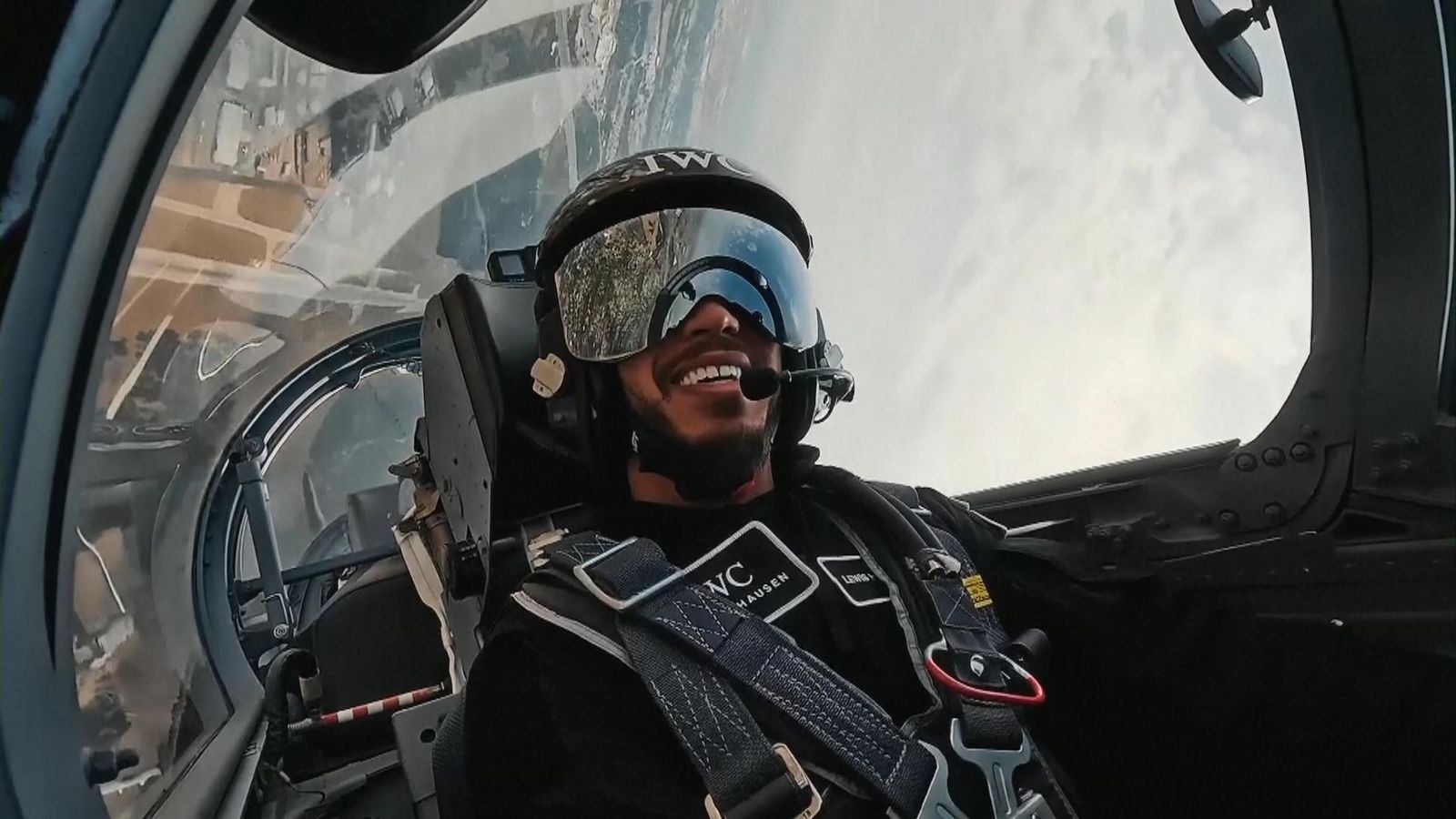 Sir Lewis Hamilton flies in space trainer jet in Texas | US News | Sky News