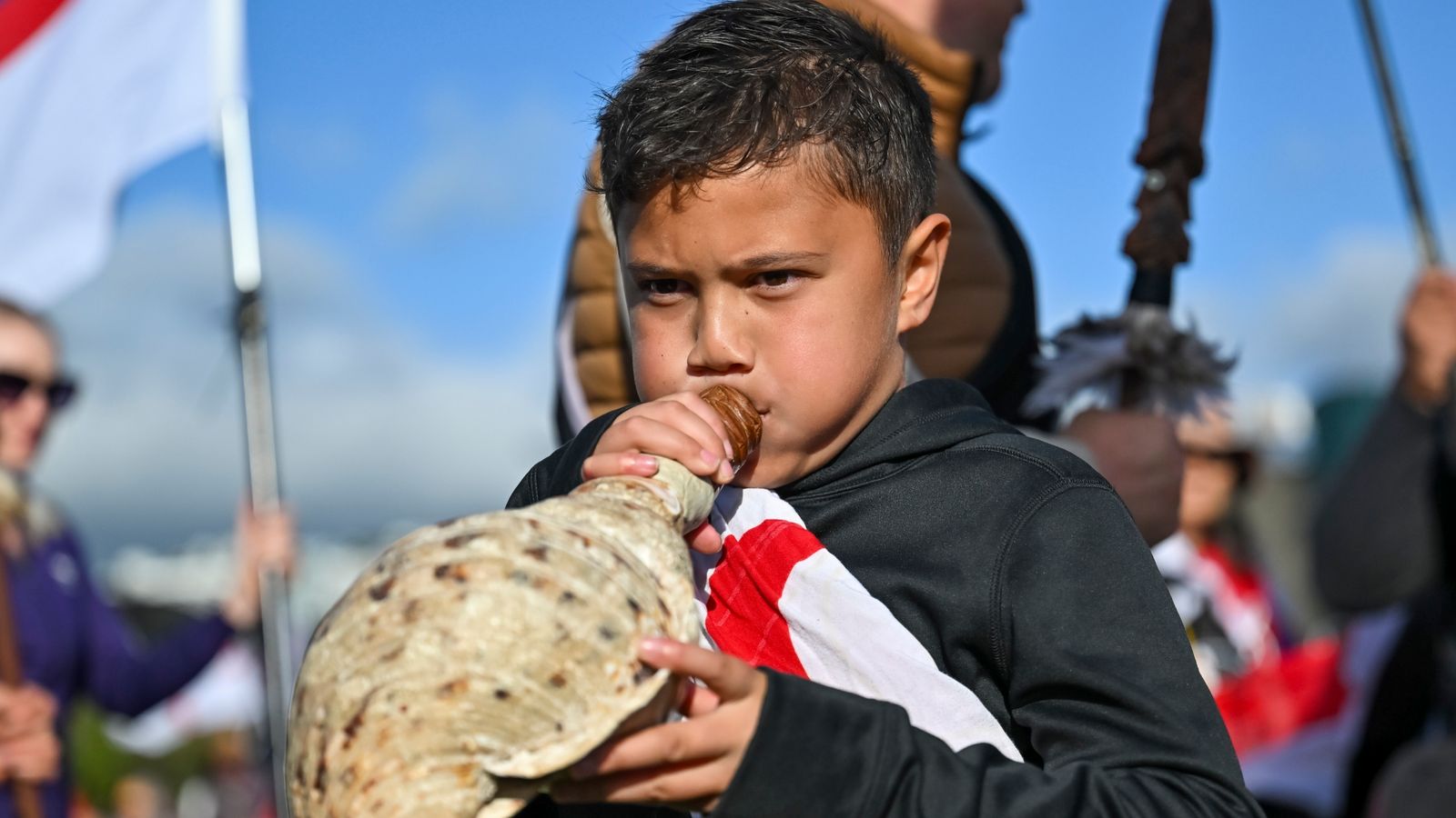 42,000 march on New Zealand's parliament in support of Maori rights ...