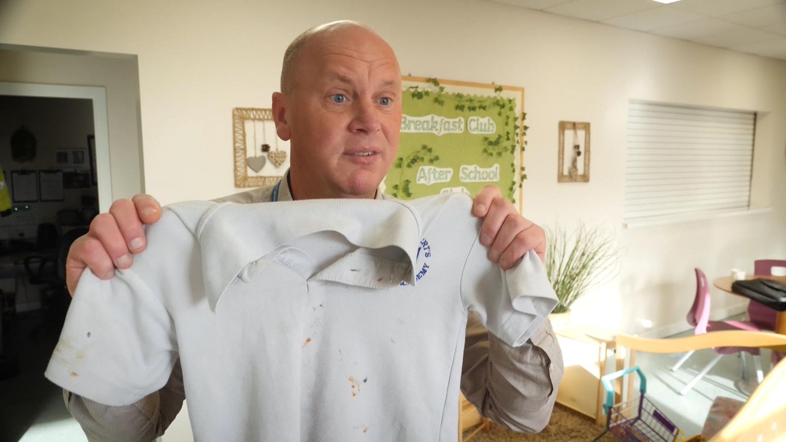 Teachers washing students' school uniforms amid hygiene poverty worries ...