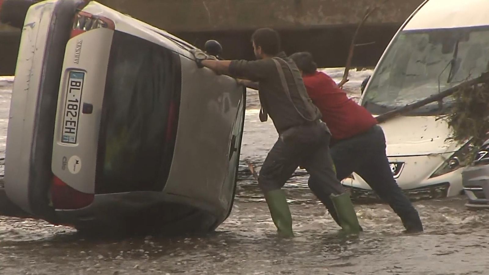 Spain: New flash floods submerge cars overnight | World News | Sky News