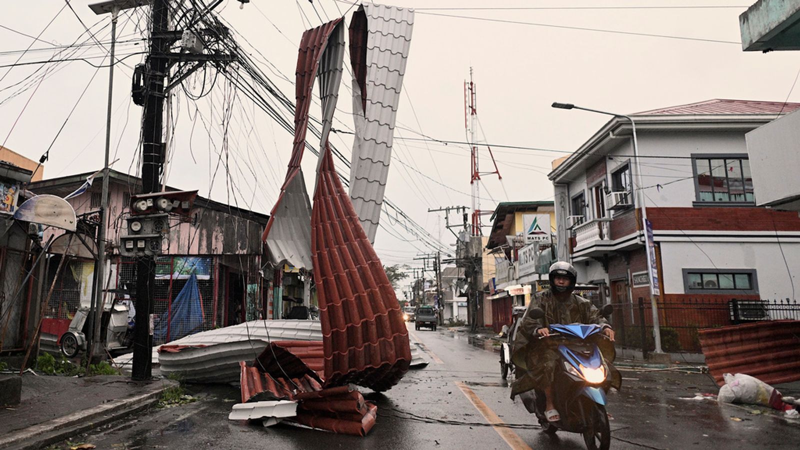 Hundreds Of Thousands Affected As Typhoon Man Yi Devastates Philippines