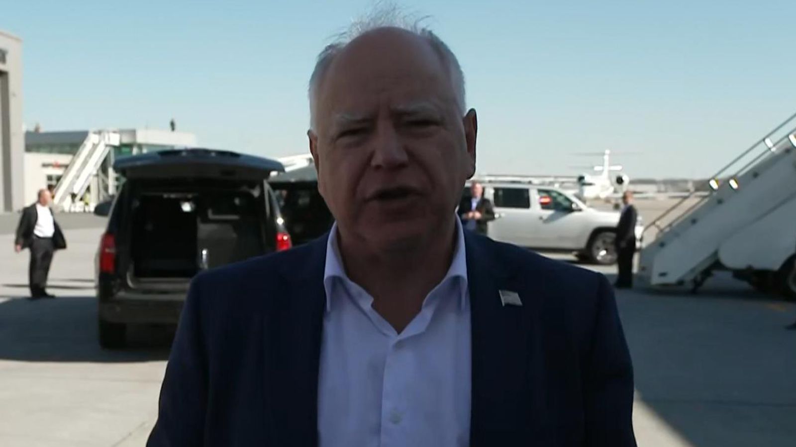 Tim Walz talks about 'excitement' hours before voting closes in the US ...