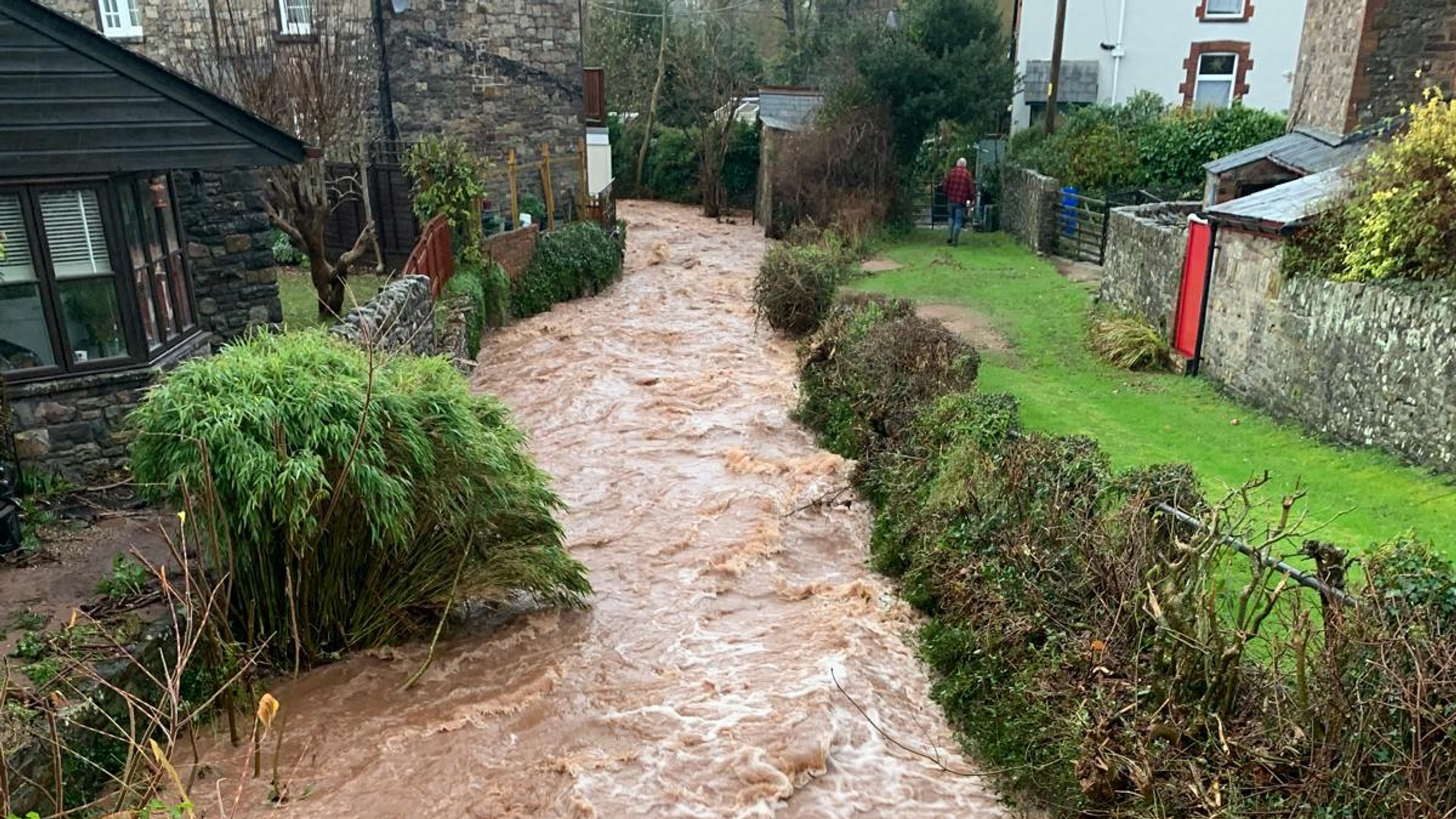 Storm Bert: Major incident declared as homes and cars flooded in South ...