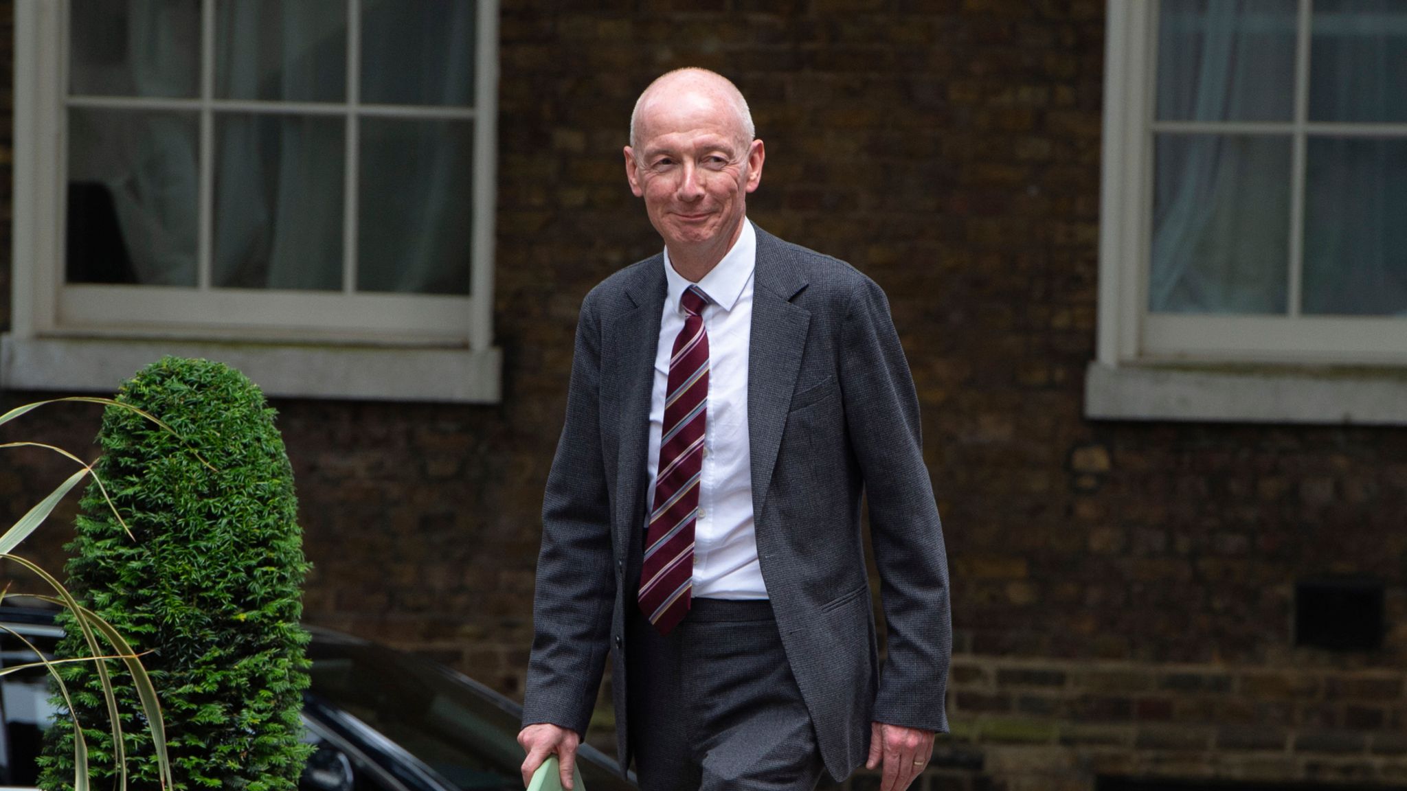 UK in AI arms race with Russia as Putin 'wants destruction', minister ...