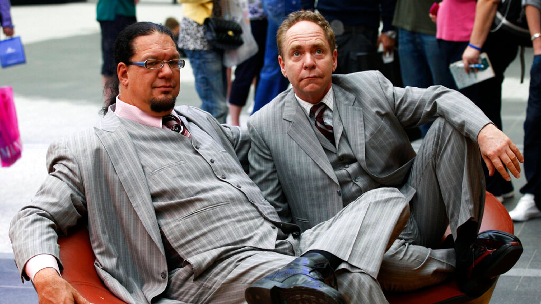'Bad boys of magic' Penn & Teller inducted into Magic Circle after 50 years of being barred ...