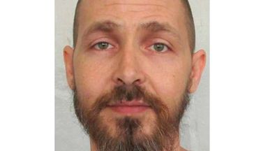 Death Row prisoner uses final words to swear - before taking 10 minutes ...