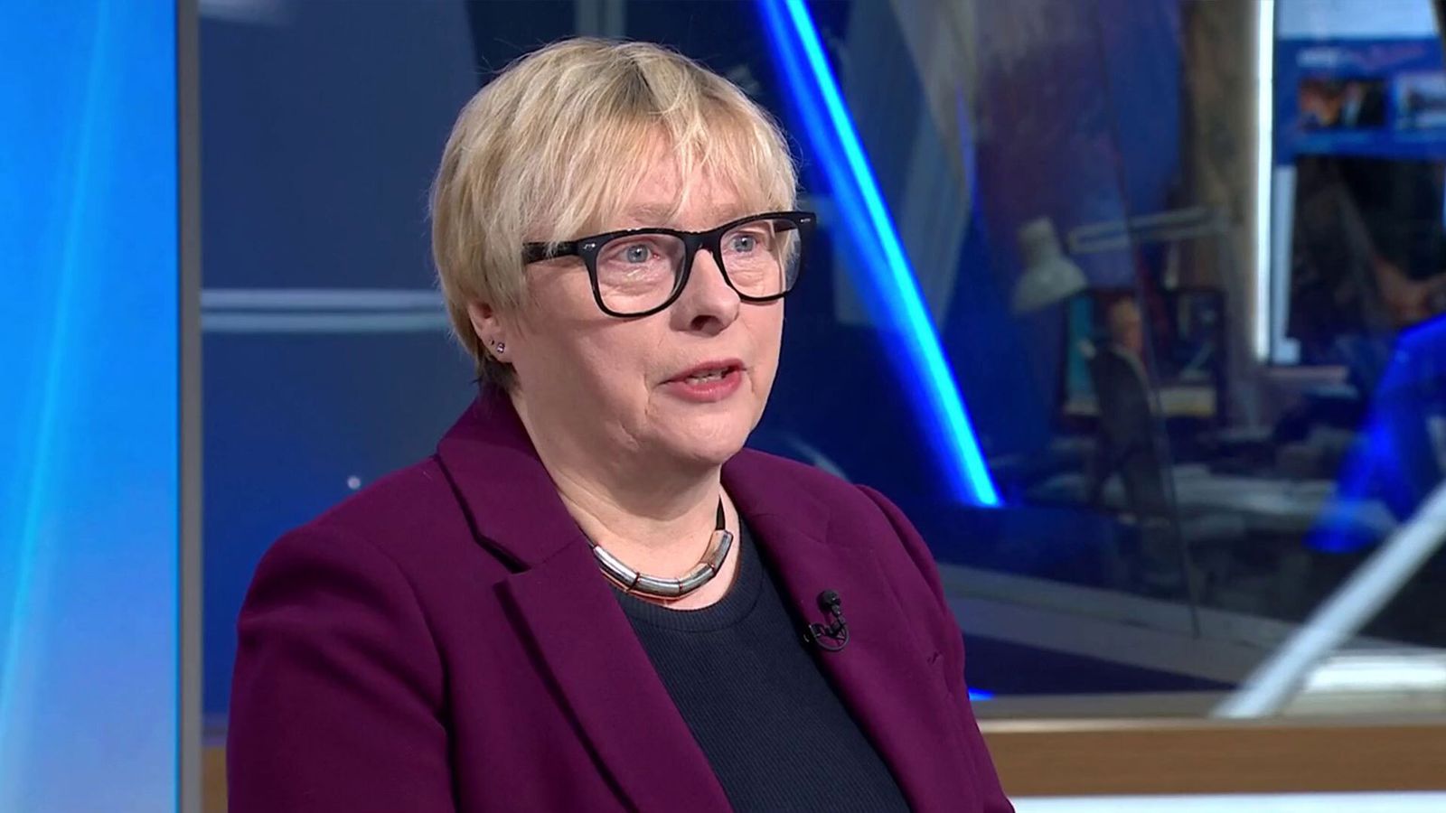 Syrian asylum claims in UK suspended as we 'don't know who will replace ...