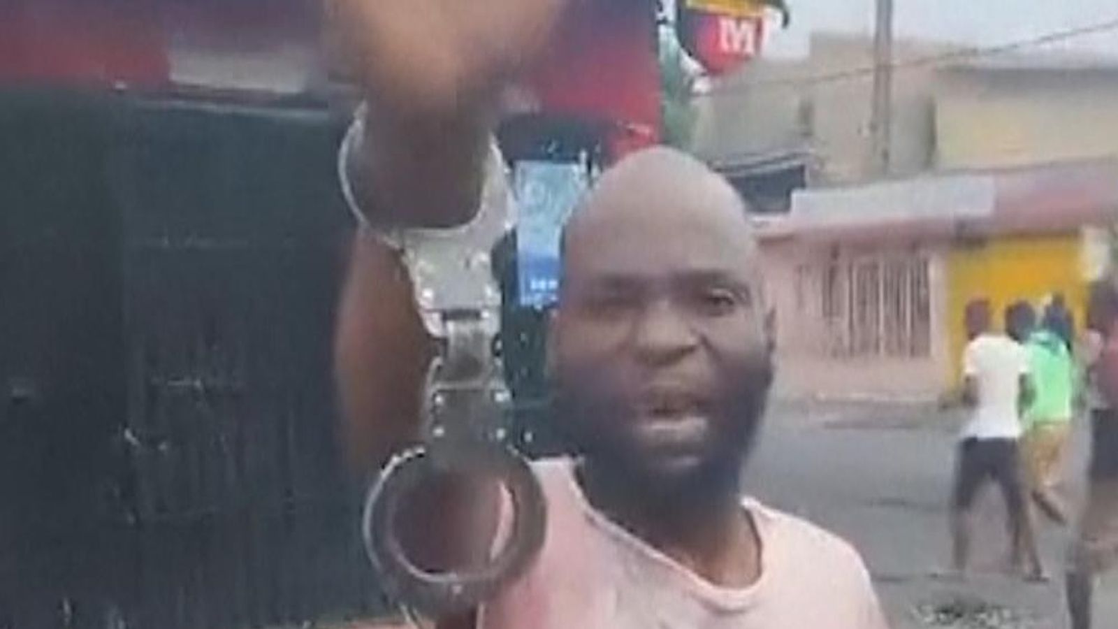 Moment prisoners escape Mozambique maximum security prison | World News ...