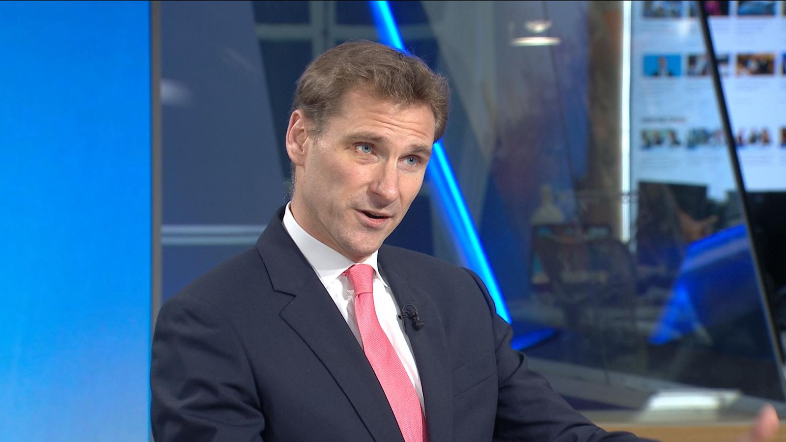 Starmer 'desperately trying to relaunch a failing government', says ...