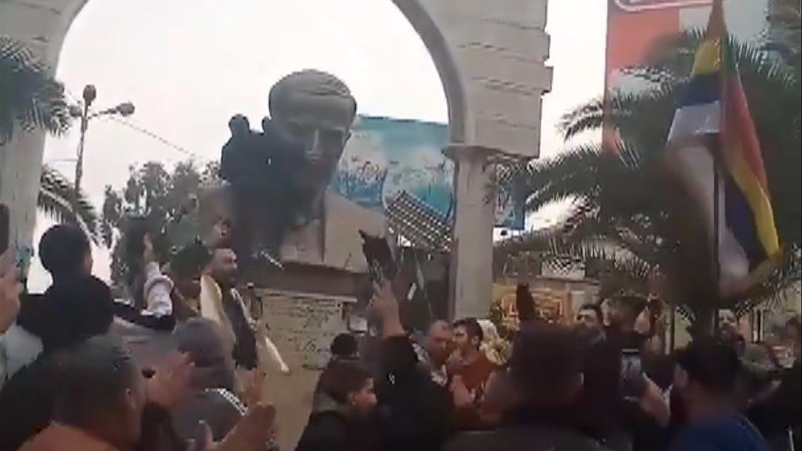 Syrian rebel forces 'reach Damascus suburbs' as protesters topple ...