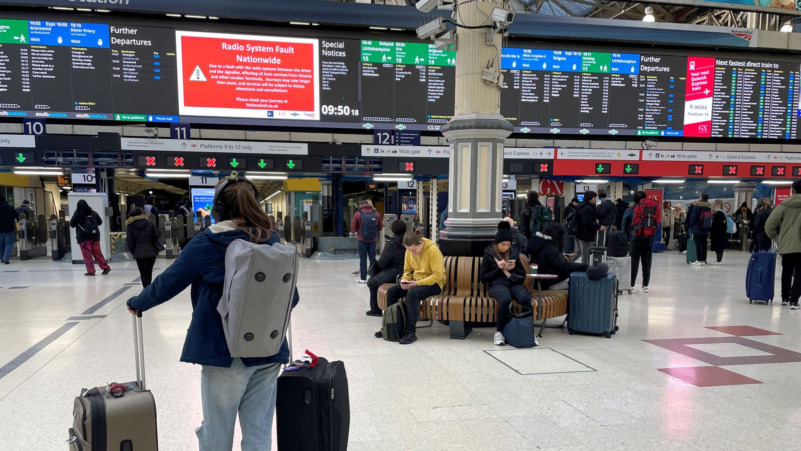 Rail disruption latest: 'Very rare' fault should be 'wake-up call' for ...