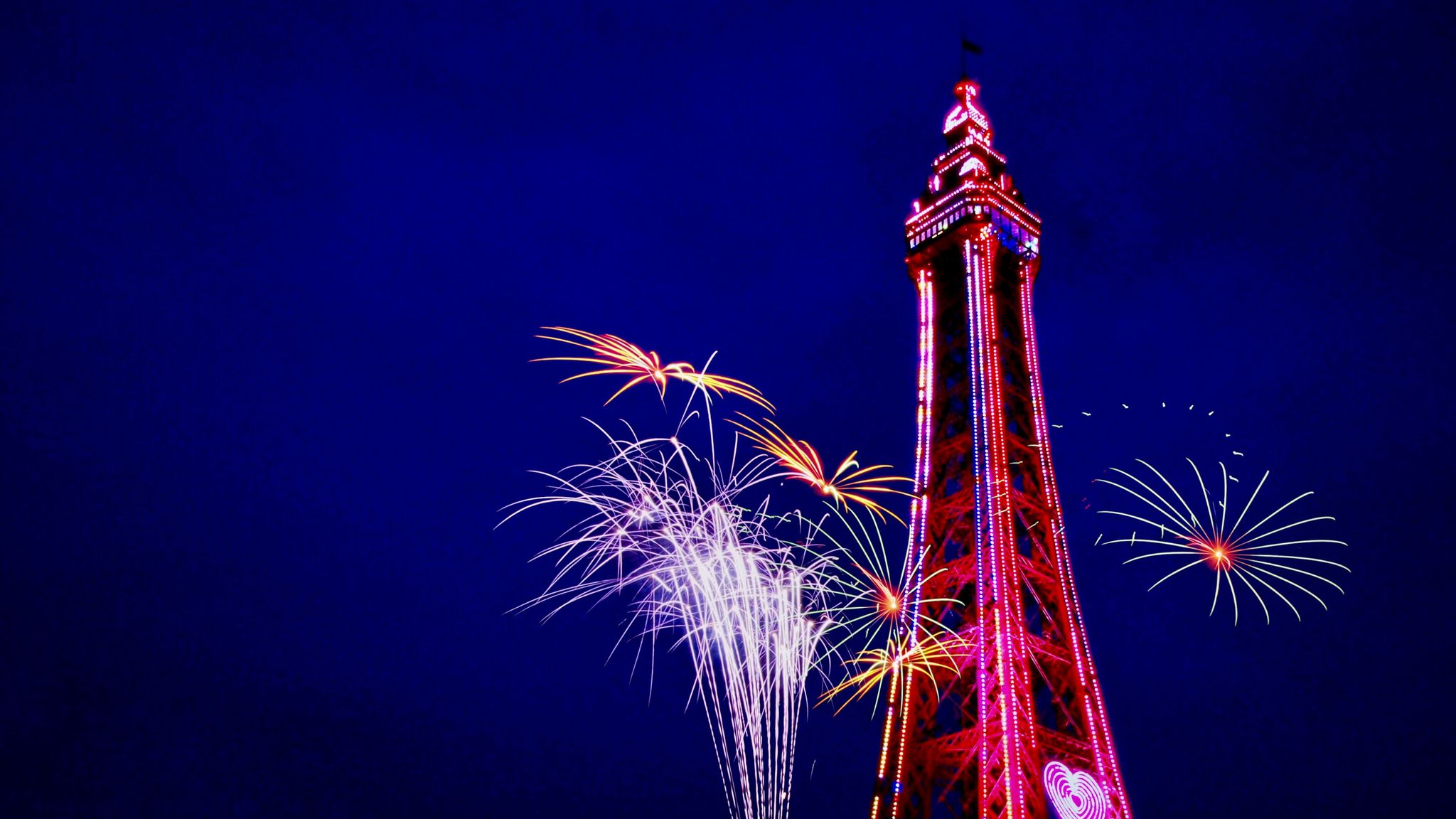 Edinburgh Hogmanay cancelled - as UK set to be hit by high winds, heavy ...