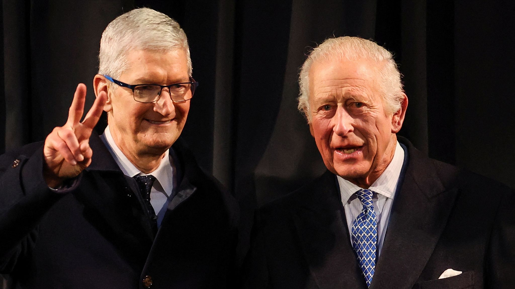 King receives royal welcome from Tim Cook and learns about AI at Apple ...
