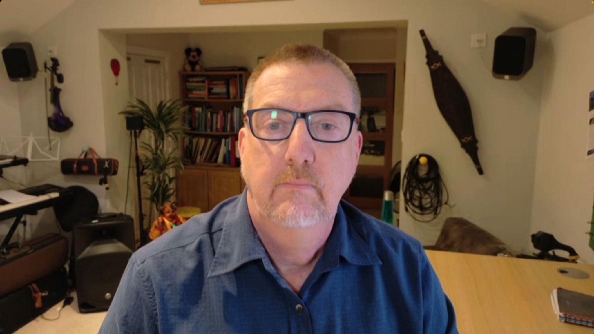 A&E departments 'absolutely full to bursting' with flu blamed for ...