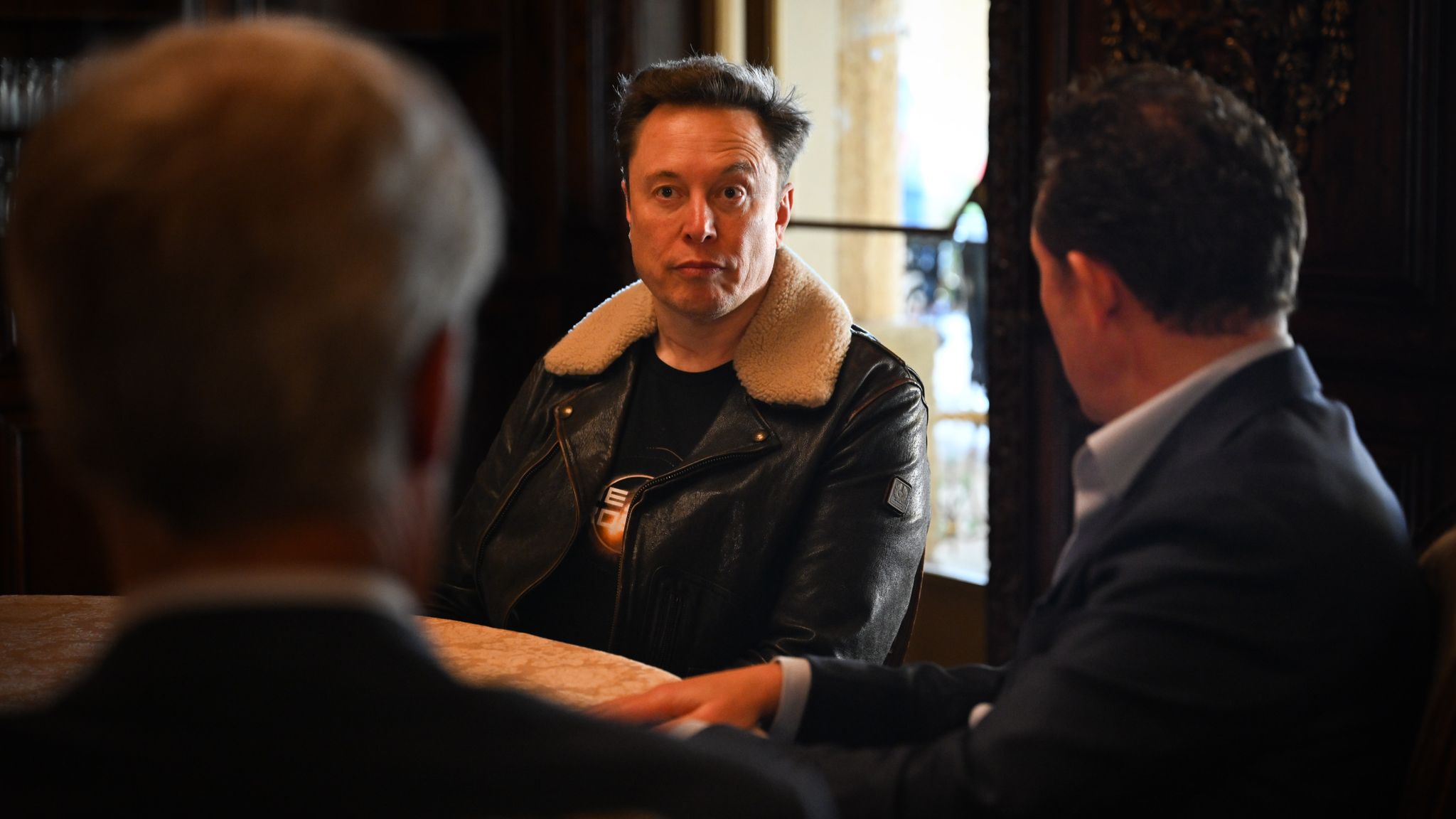 Nigel Farage meets Elon Musk and JD Vance at Trump's home amid reports ...