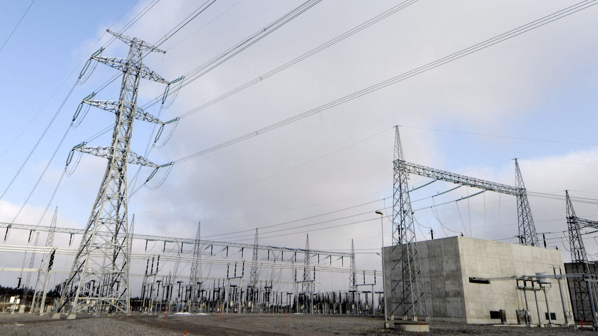 Finland boards Russian-linked oil tanker after undersea power and ...