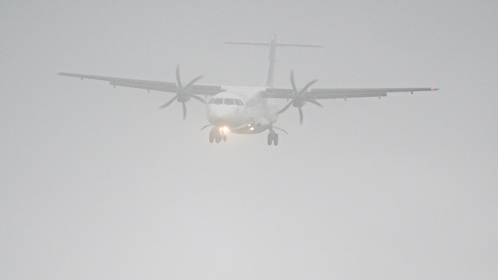 UK weather: Flight disruption expected until Sunday due to thick fog ...