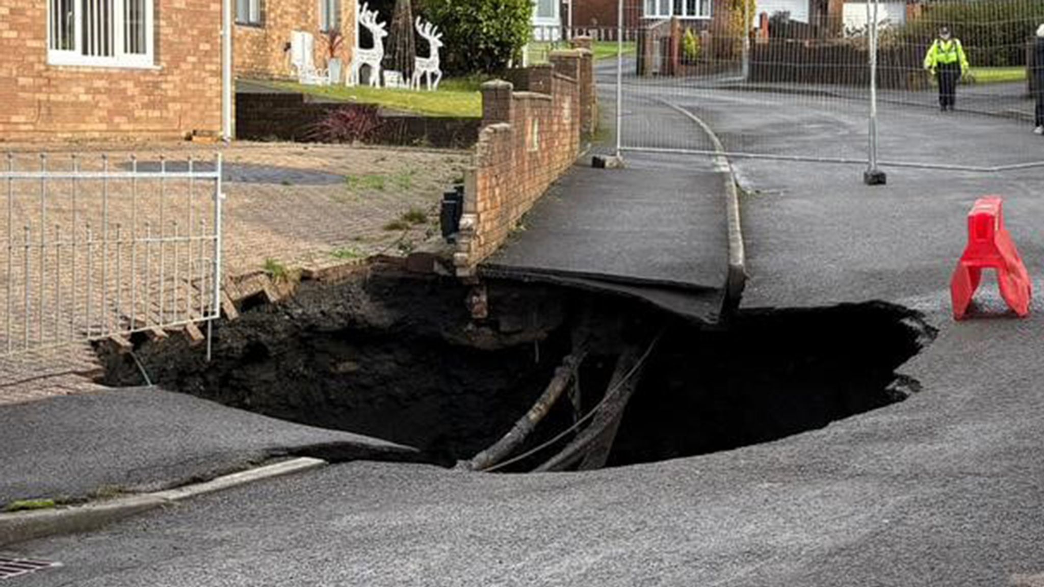 What causes sinkholes and why are they popping up in the UK? | UK News ...