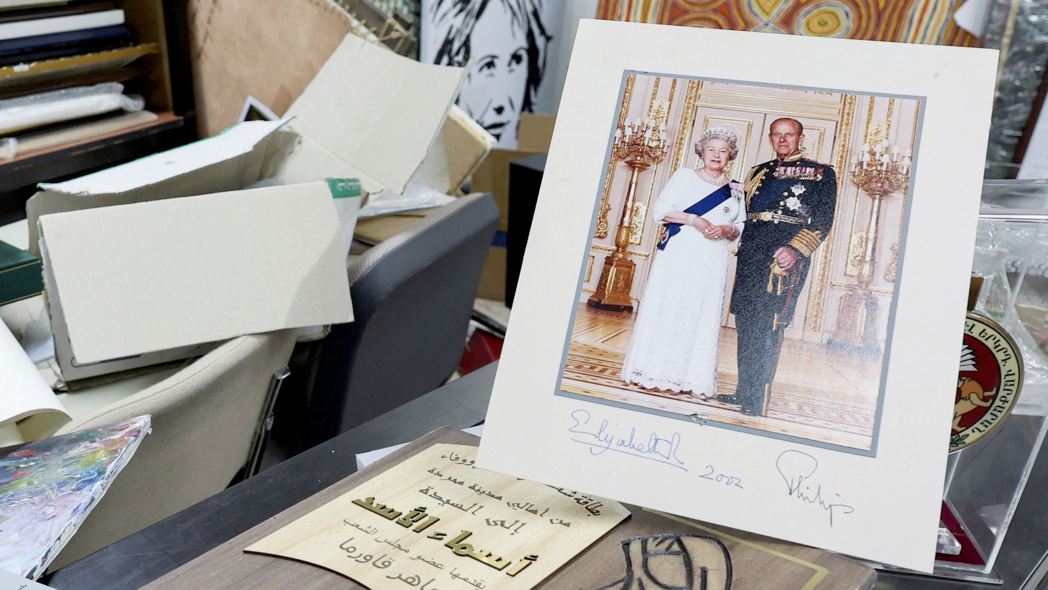 Assad kept signed picture of Queen Elizabeth II among keepsakes in ...