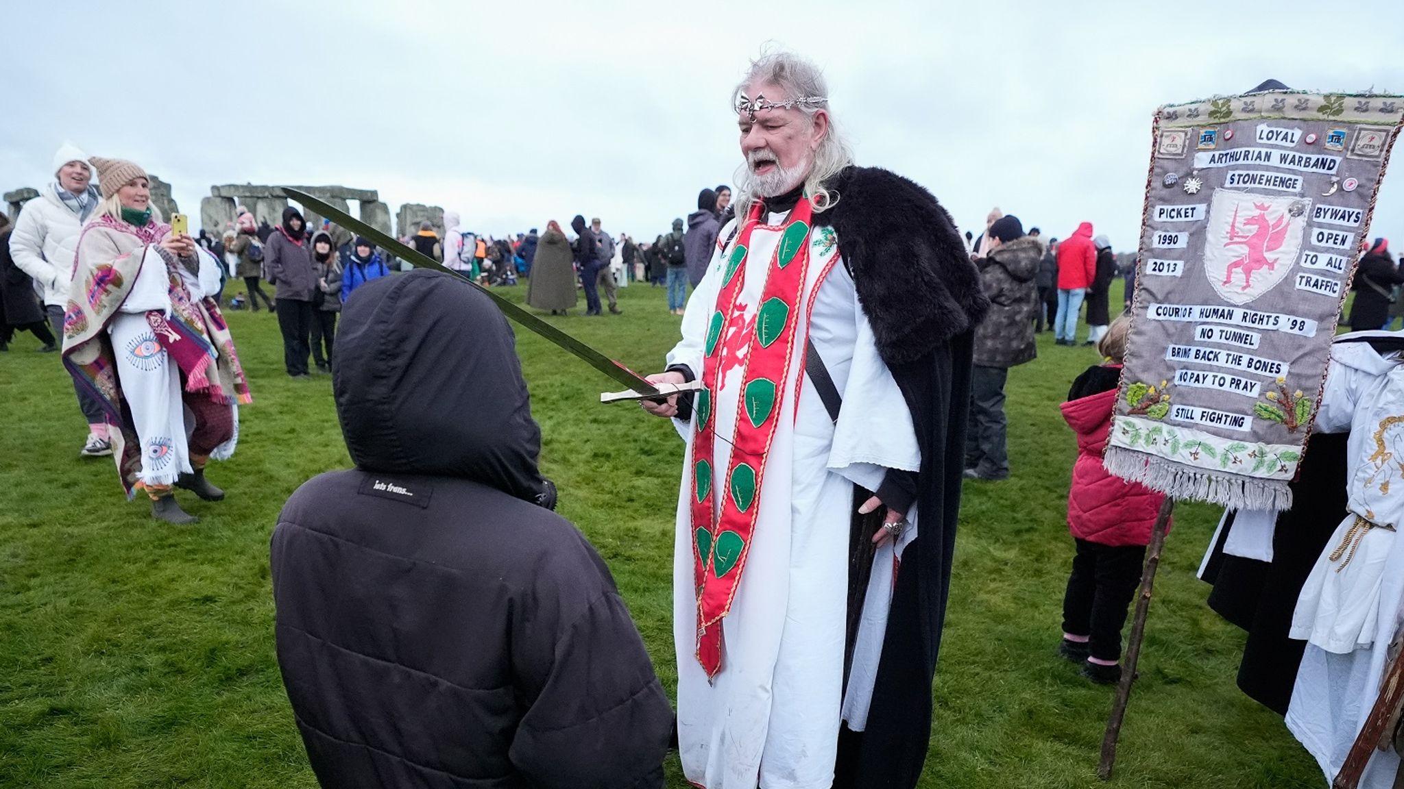 Thousands meet at Stonehenge to celebrate winter solstice | UK News ...
