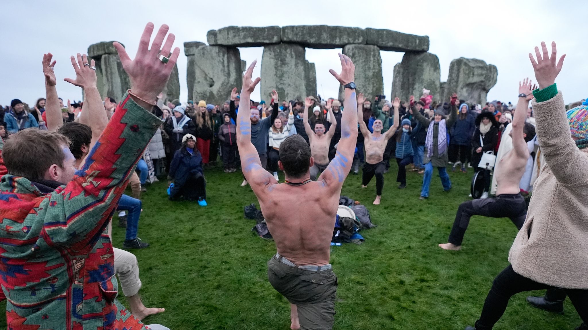 Thousands meet at Stonehenge to celebrate winter solstice | UK News ...