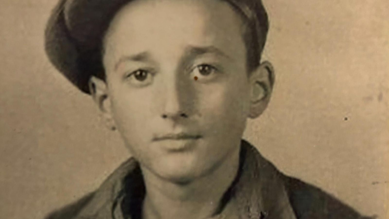 Auschwitz survivor fears the 'world hasn't learnt from WWII' ahead of ...