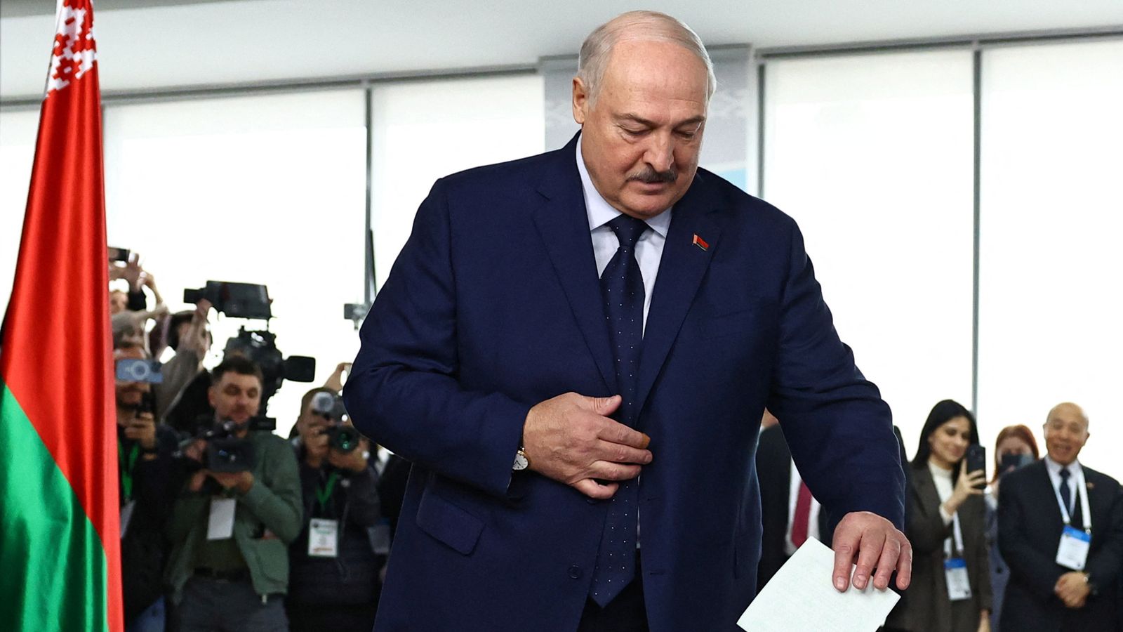 Polls close in Belarus, with Alexander Lukashenko set to extend his presidential rule | News UK ...