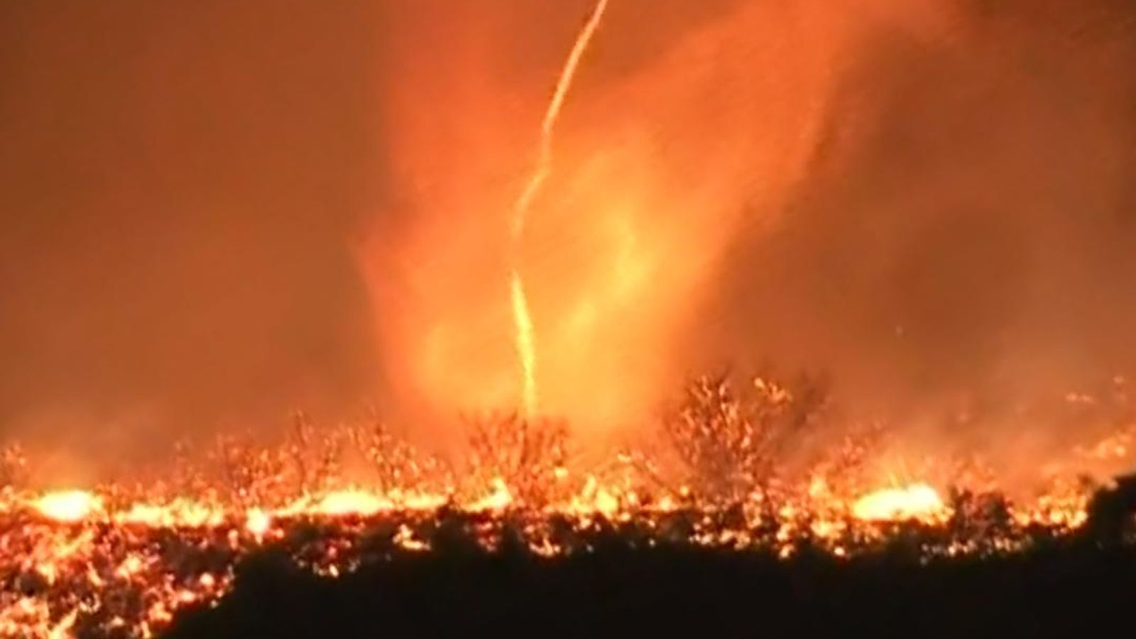 'Fire tornado' spotted in Los Angeles Pacific Palisades blaze | US News | Sky News