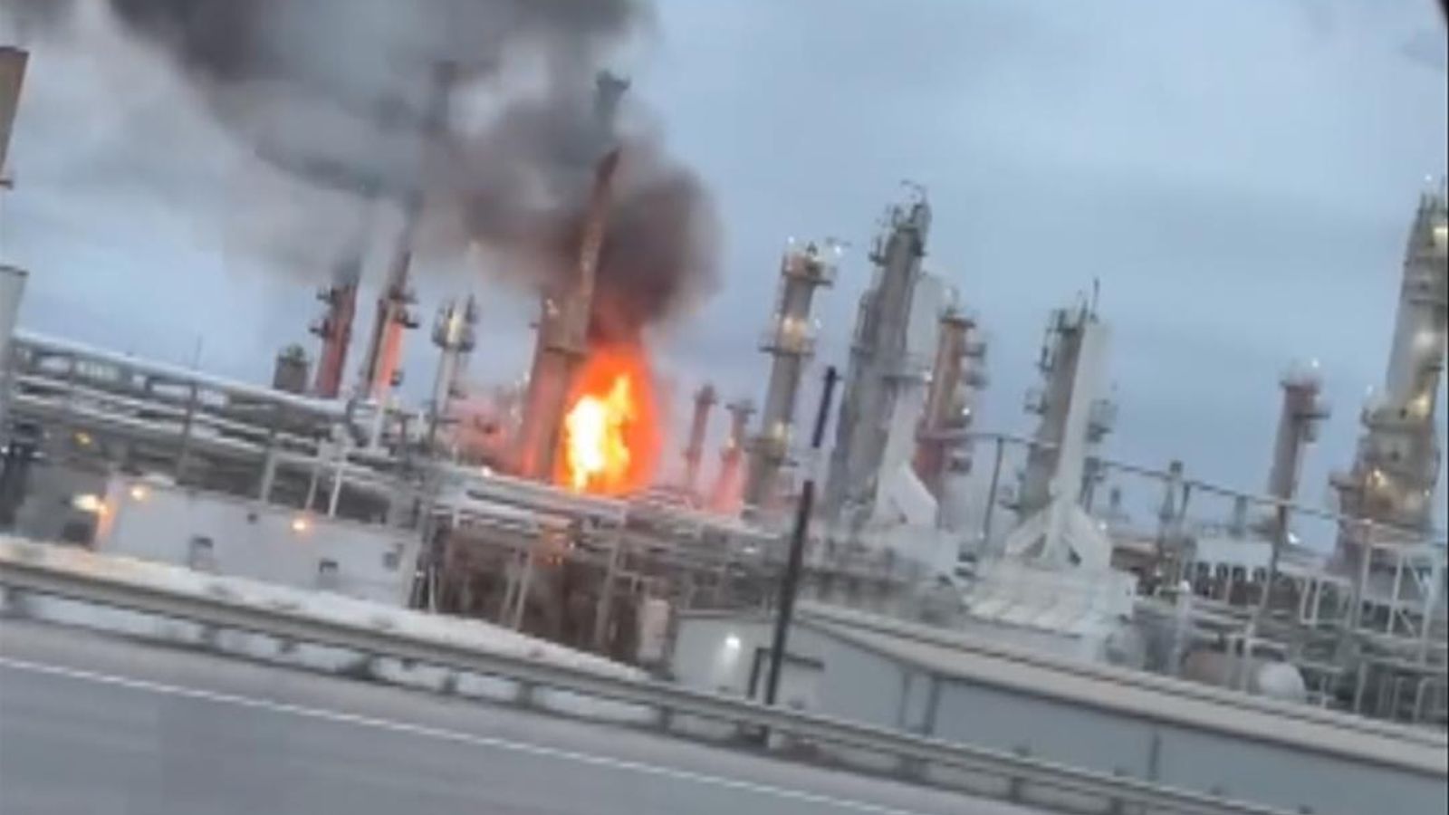 A large fire broke out at Three Rivers Valero Refinery in Texas on New ...