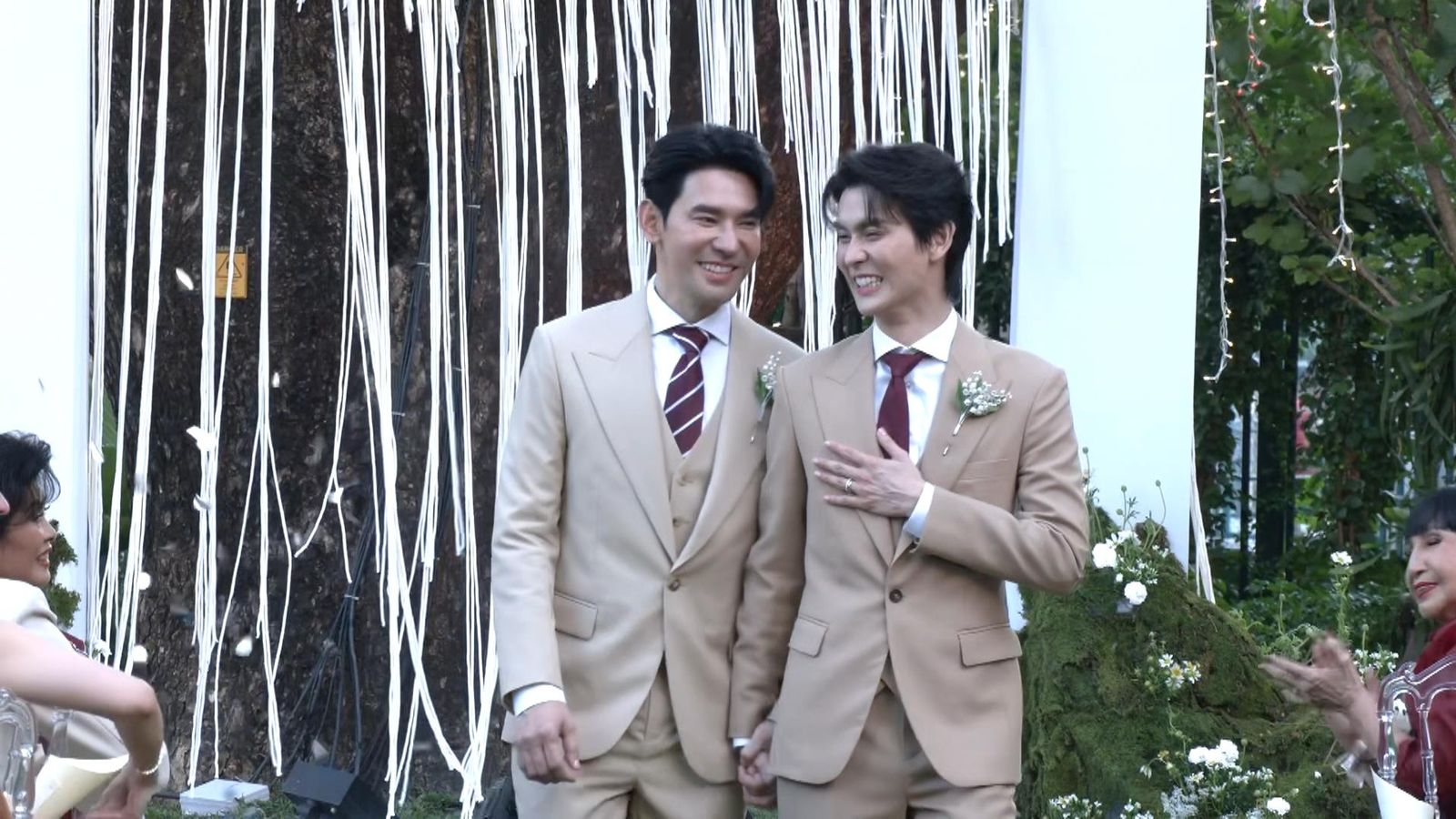 Sealed with a kiss: Same sex couples in Thailand celebrate equal ...