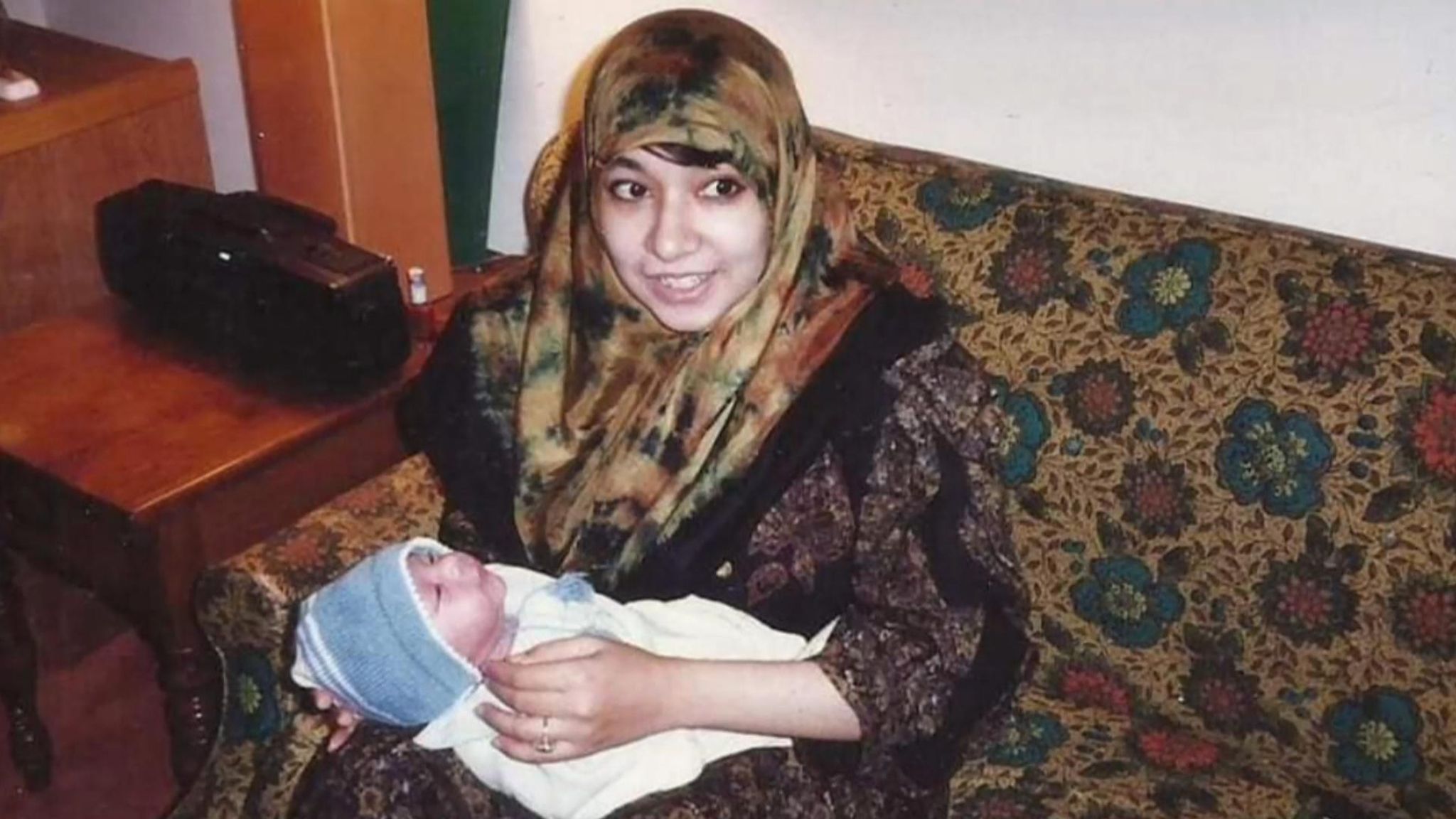 Aafia Siddiqui: Doctor accused of terrorism calls for presidential ...