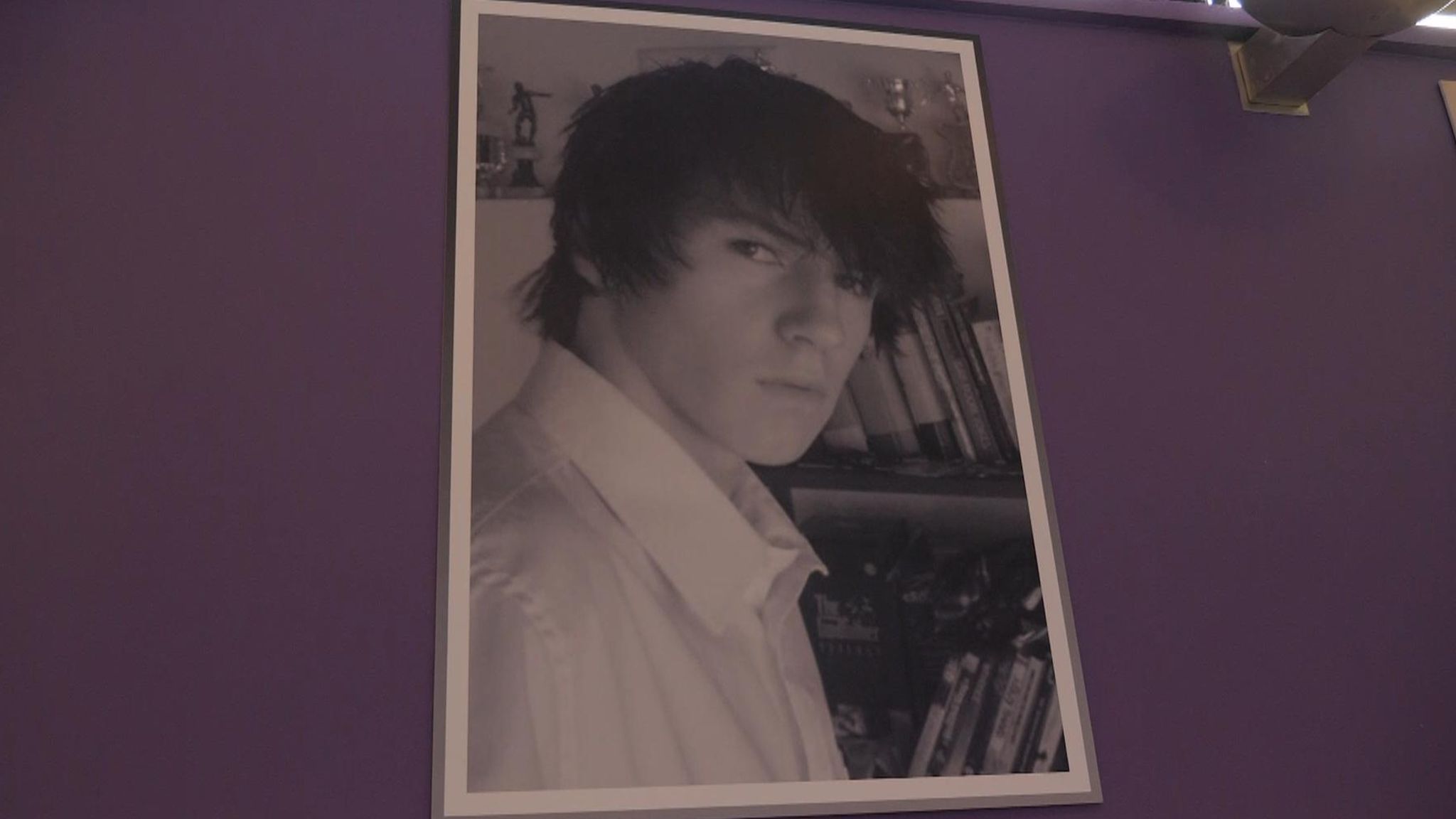 Tech firms face fines up to £60,000 for failing to remove knife crime ...