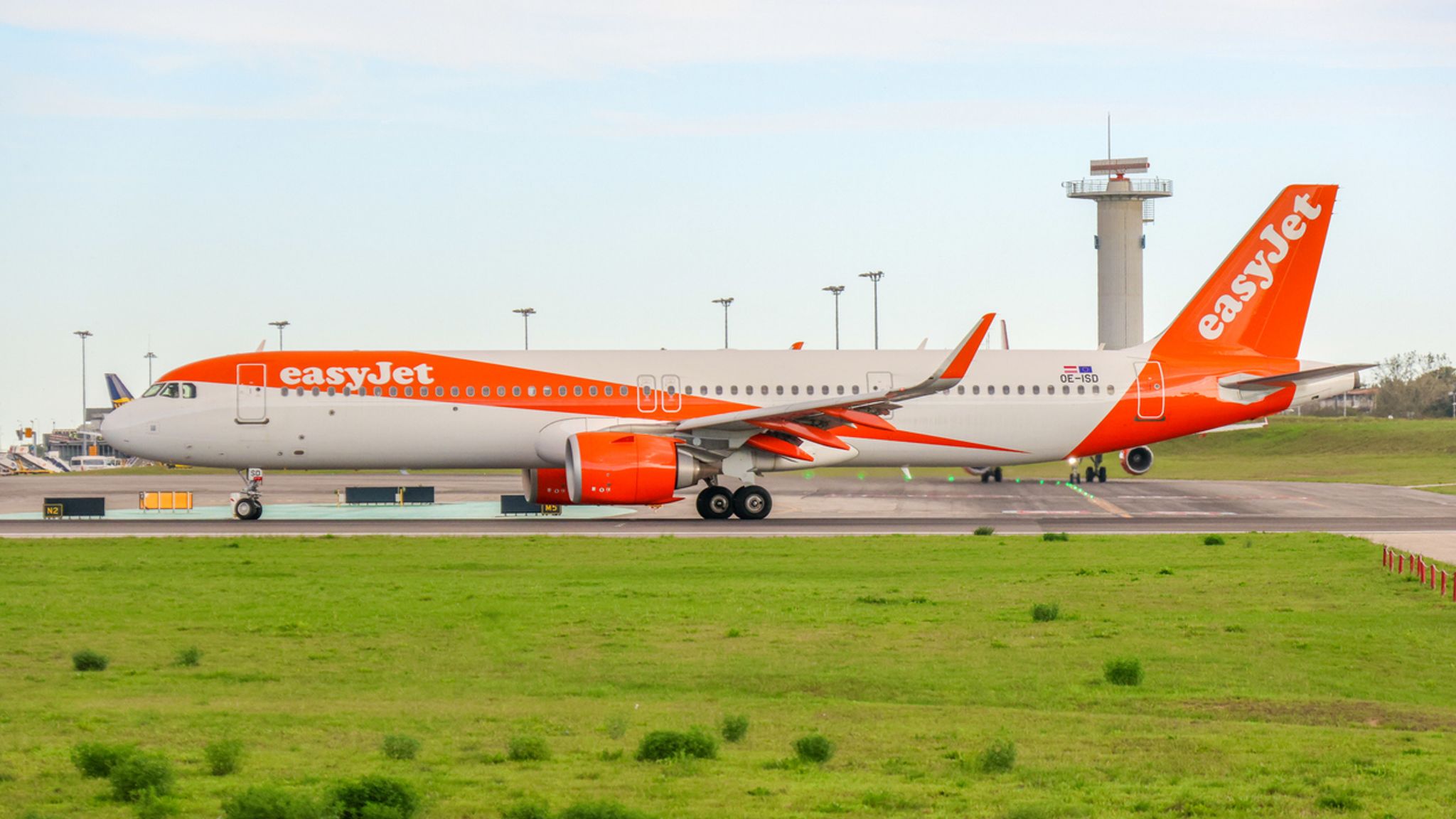 London City Airport targets leisure market with A320neo move | Money ...