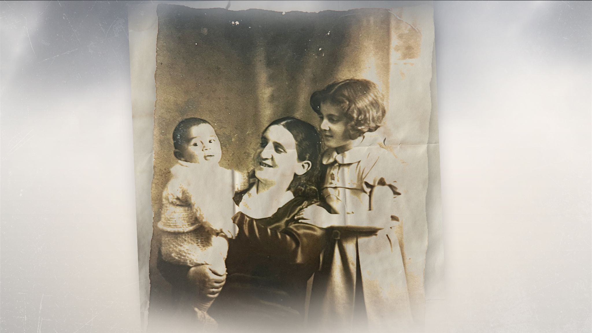 'My mother sacrificed herself for me': Escape from the train of death ...