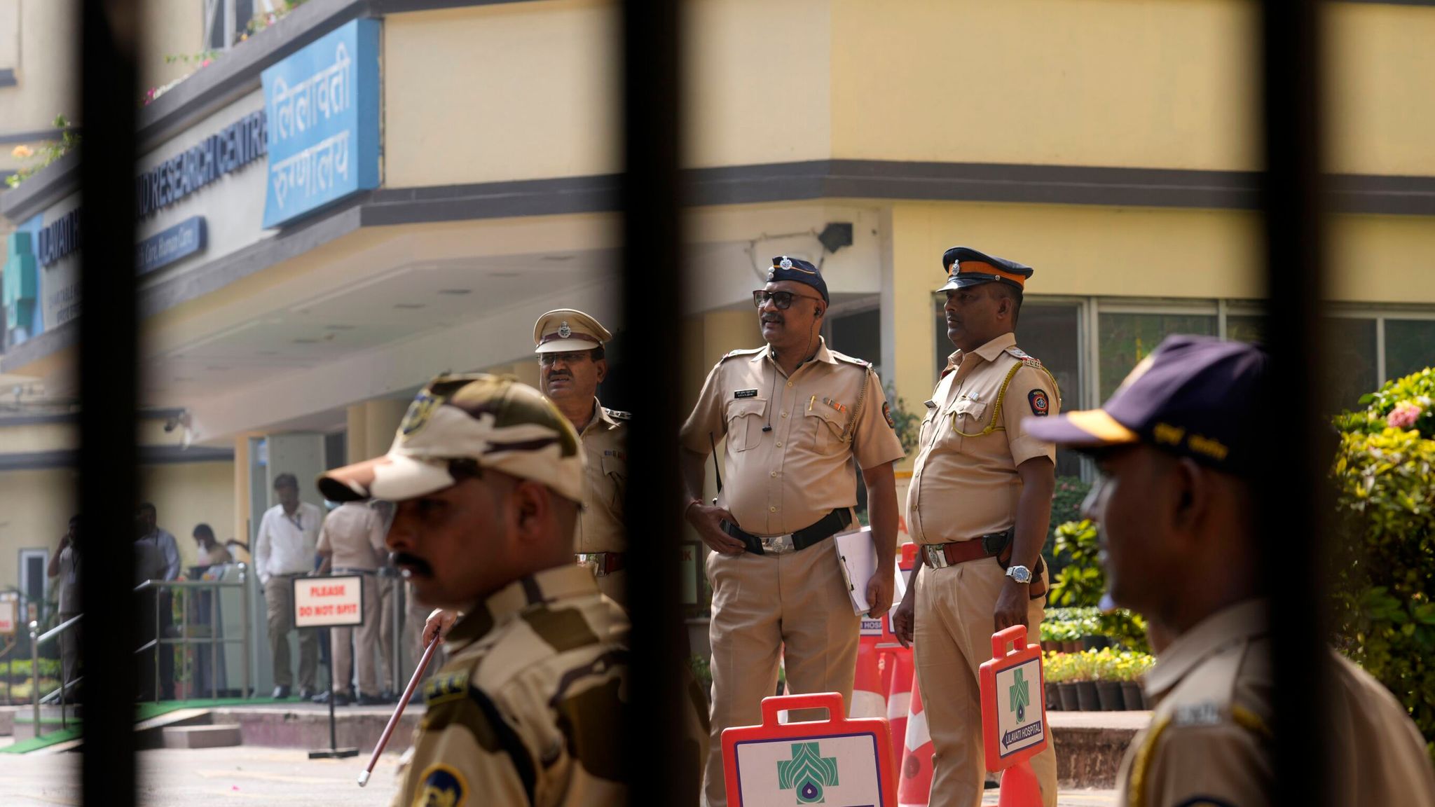 'Like a lion': Doctor reveals how Bollywood star Saif Ali Khan arrived ...