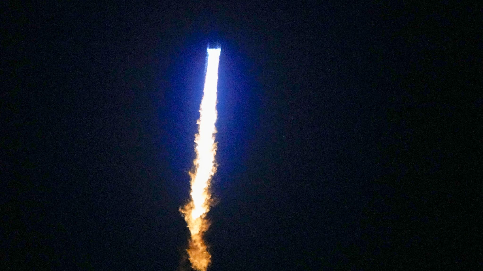Jeff Bezoss Blue Origin Successfully Launches New Glenn Into Orbit On