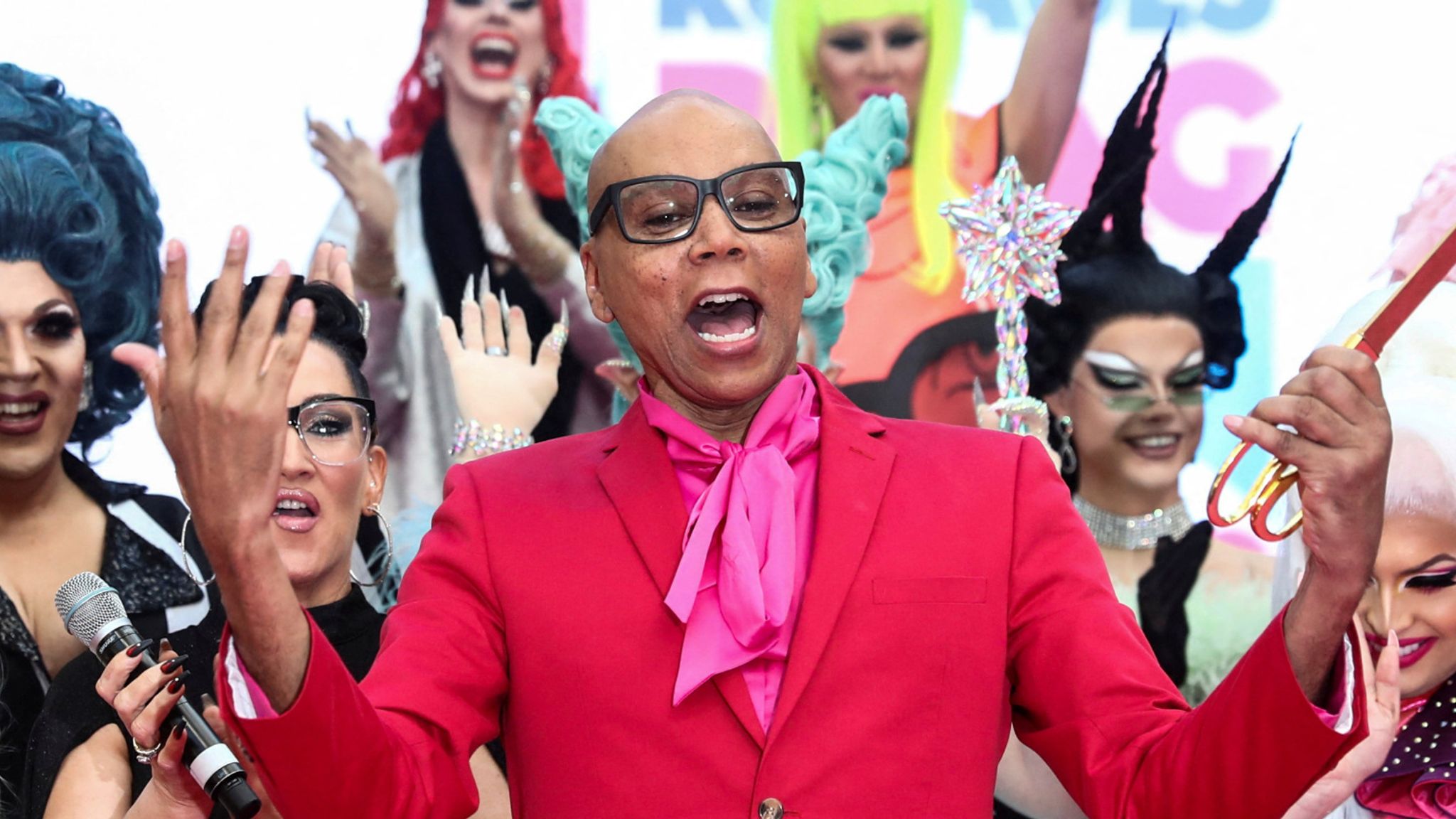RuPaul opens UK DragCon with tribute to The Vivienne | Ents & Arts News ...