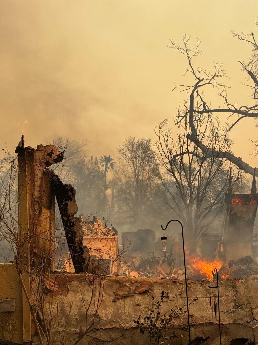 'Truly apocalyptic scenes' as flames swallow homes in LA wildfires ...
