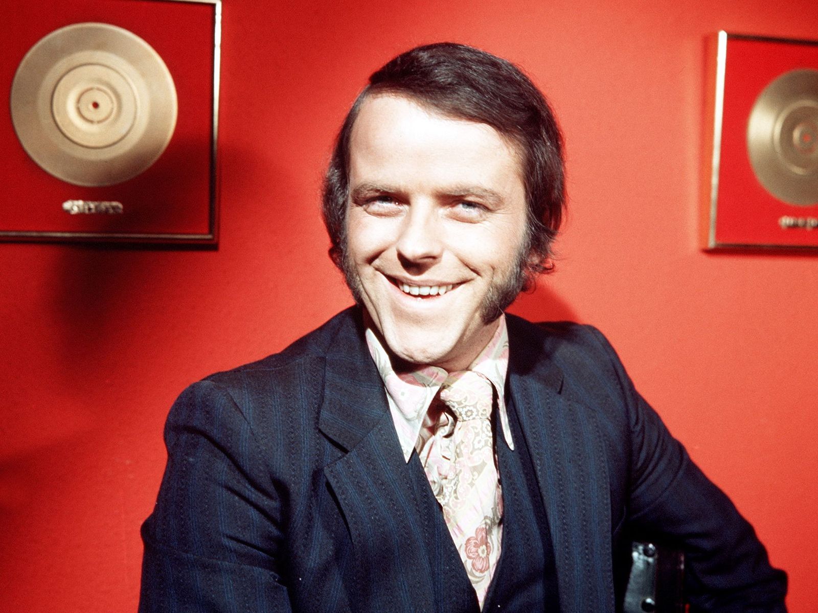 Carry On actor Julian Holloway dies at 80 after brief illness | Ents ...