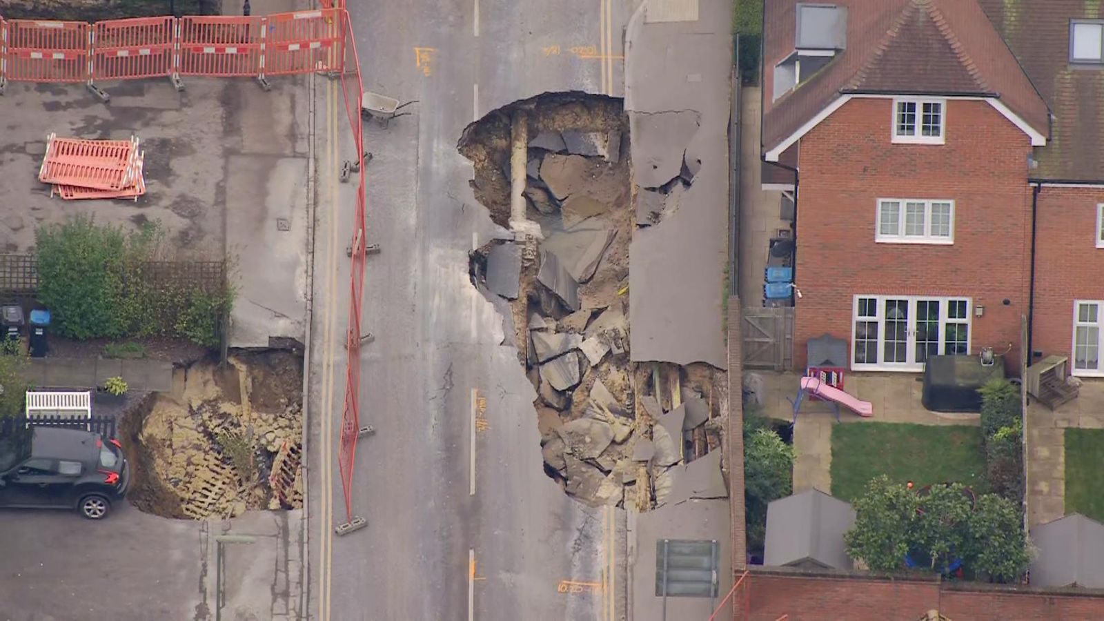 Surry sinkhole: 'Disaster waiting to happen' as residents fear it could ...