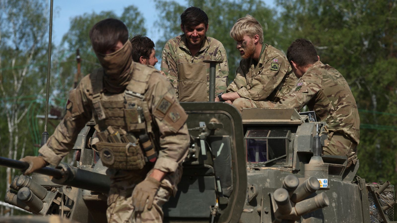 UK defence spending to rise to 2.5% of GDP by 2027 - as Starmer hits ...