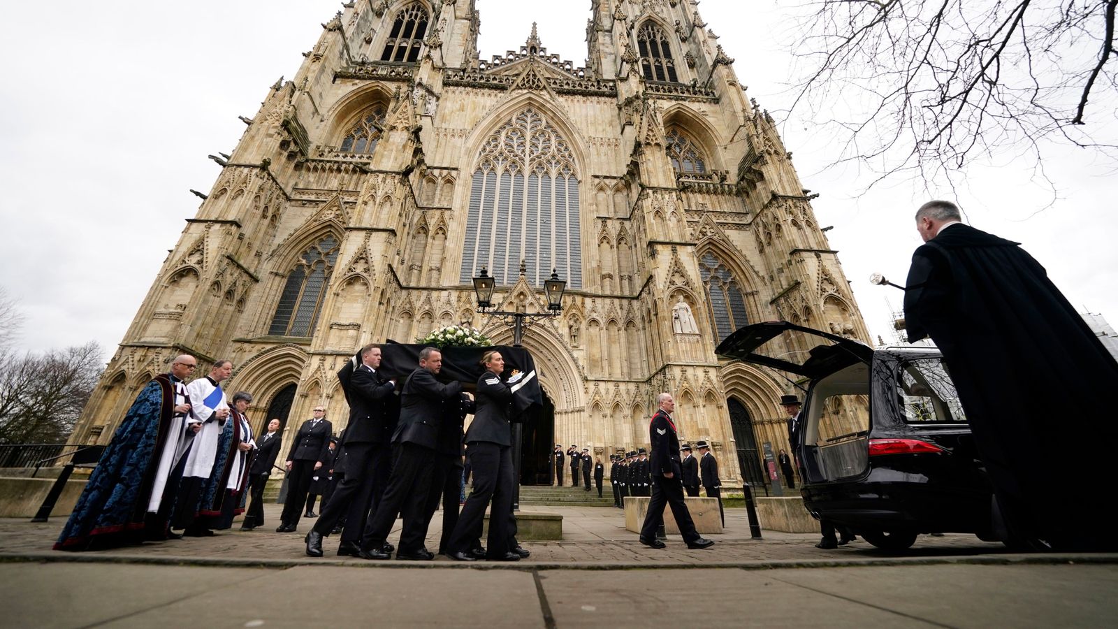 PC Rosie Prior: Hundreds attend funeral for off-duty police officer ...