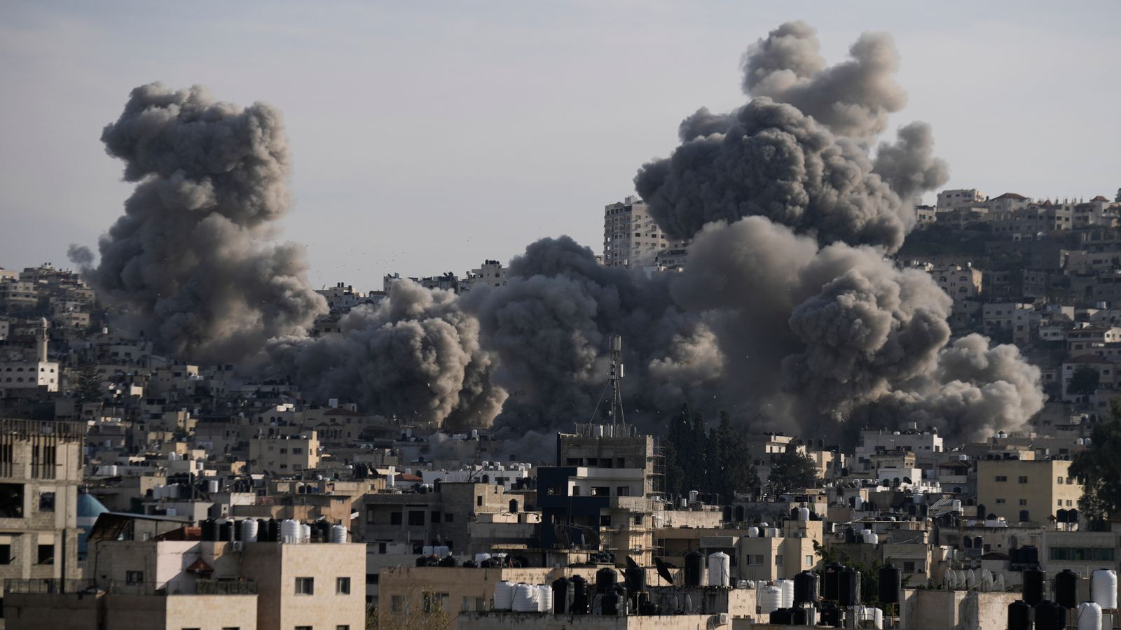 Huge explosions rock Jenin as Israel continues operations in West Bank ...