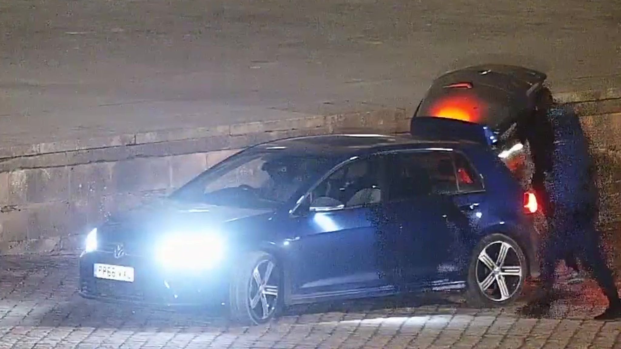 CCTV shows moment thieves roll £4.75m gold toilet out of Blenheim ...