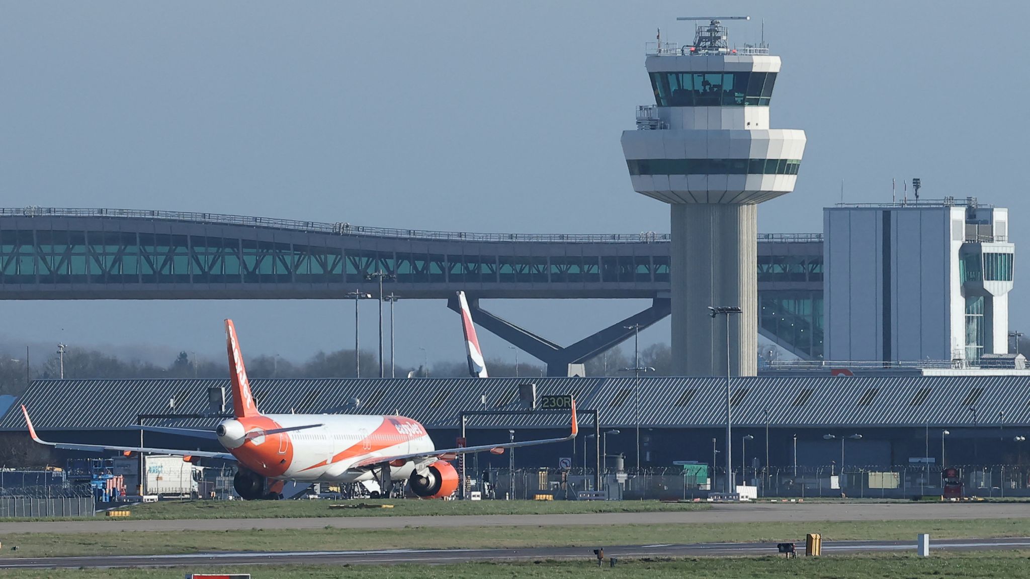 Gatwick: Government and Planning Inspectorate have bent over backwards to keep airport's plans ...