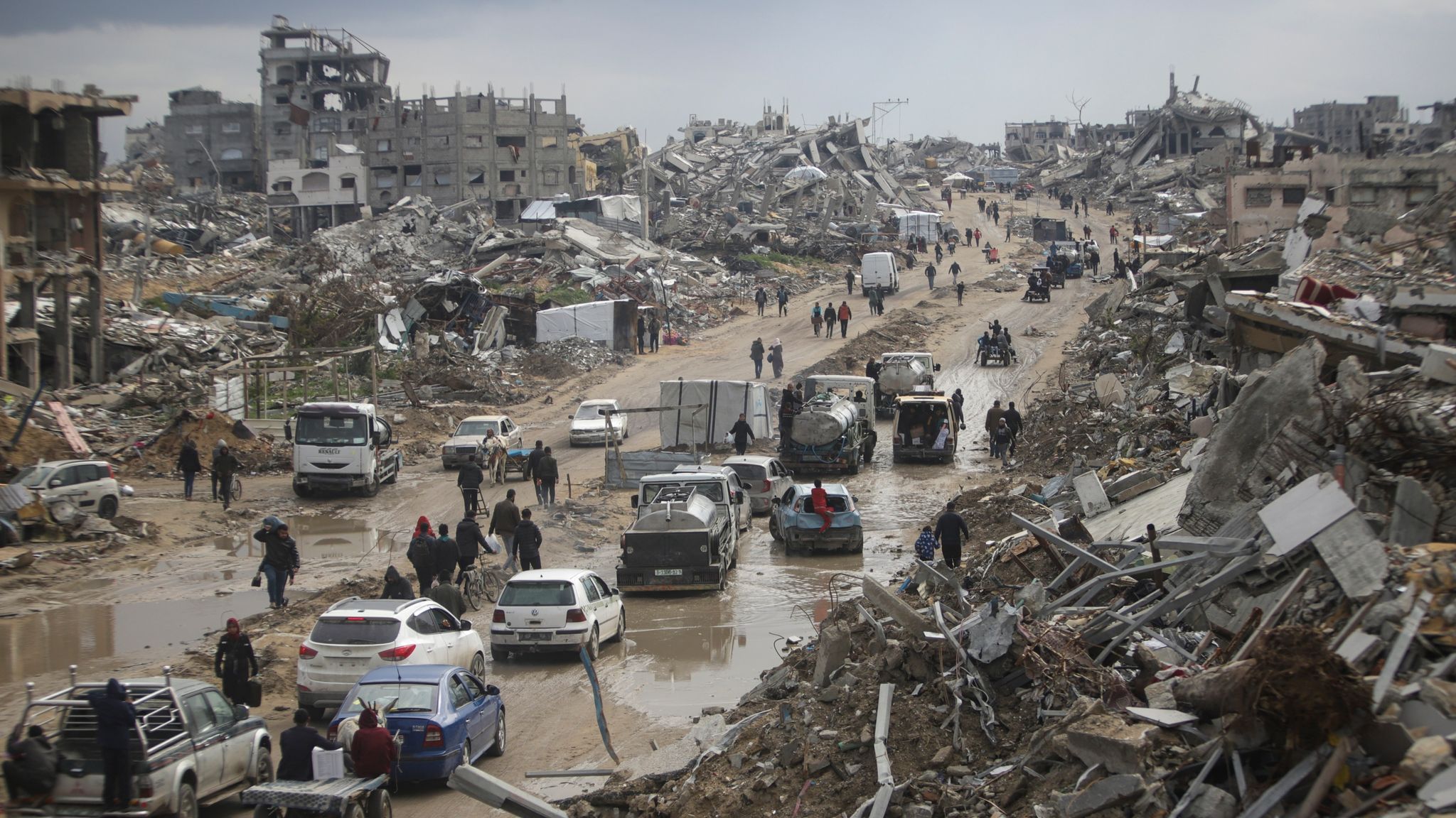 Trump issues Gaza ceasefire ultimatum to Hamas as he warns 'all hell is ...