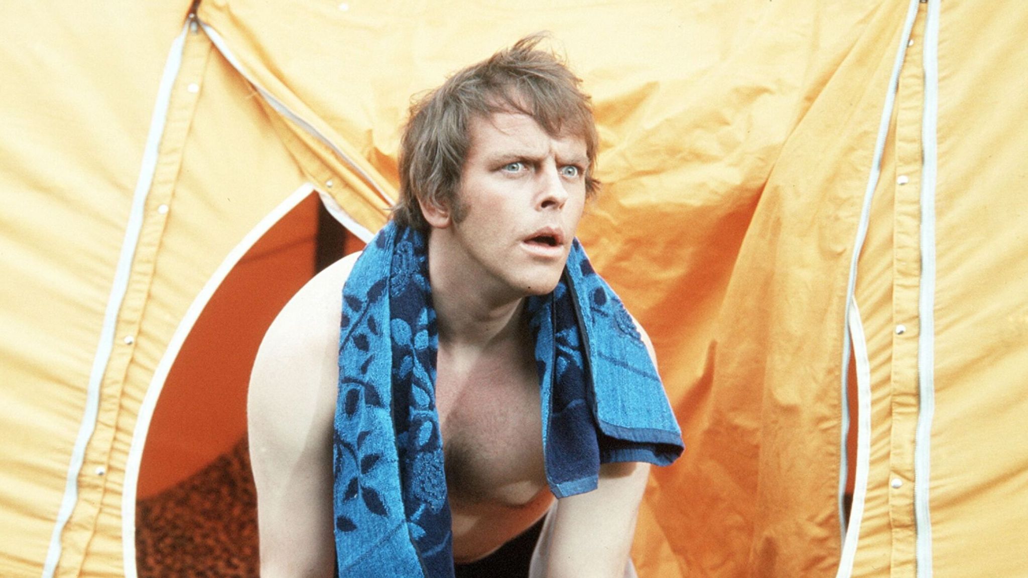 Carry On actor Julian Holloway dies at 80 after brief illness | Ents ...