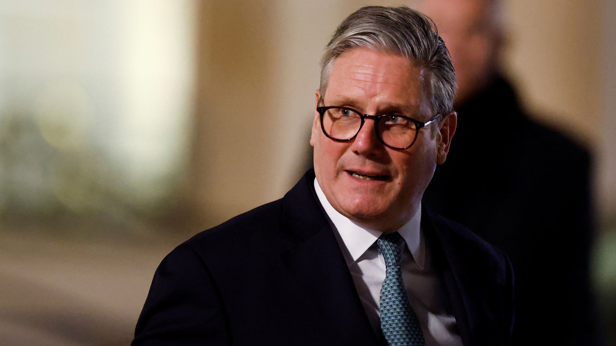 Starmer asks US to stand by Ukraine with security guarantee as bad ...