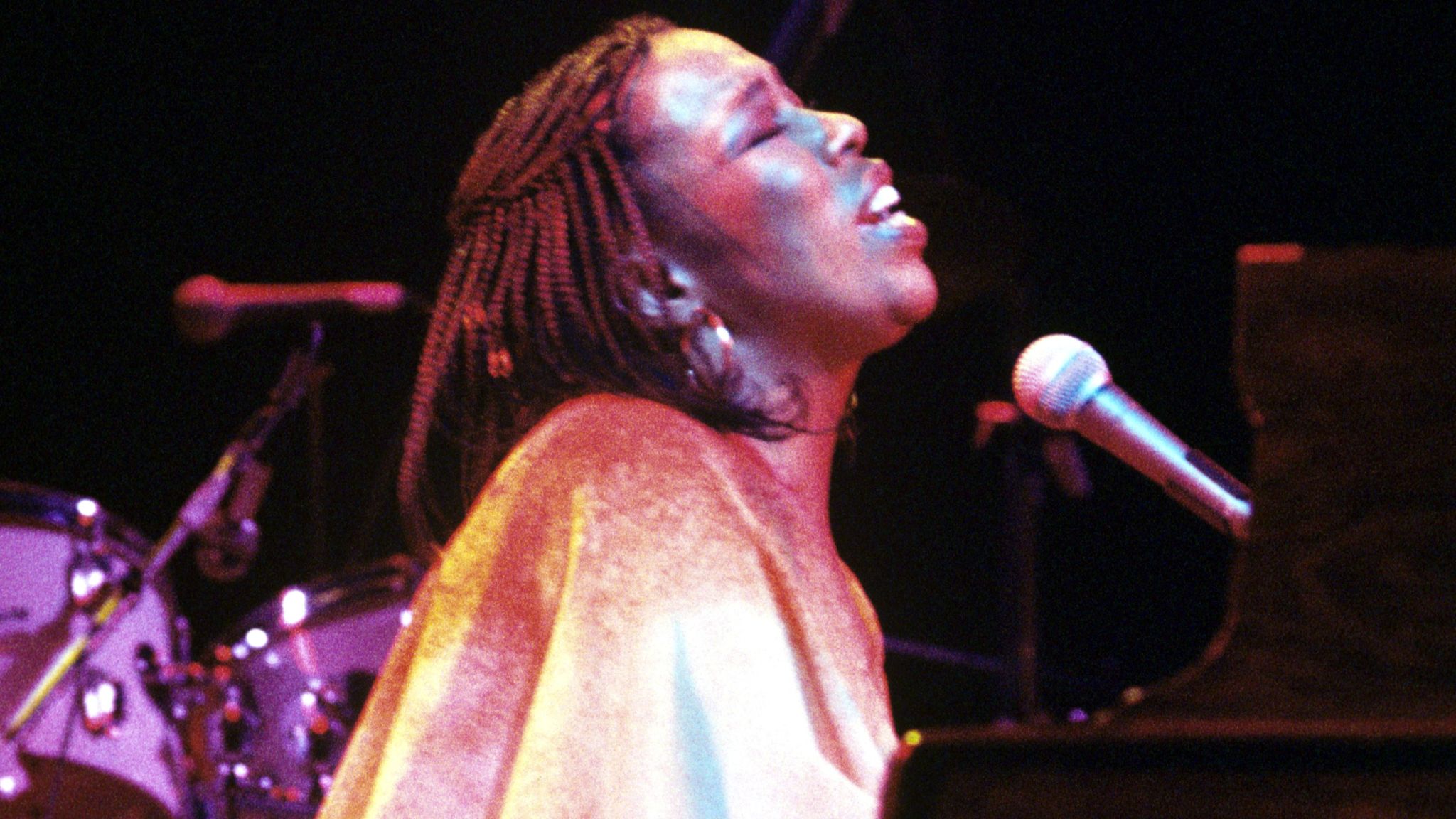 Roberta Flack dies aged 88 | Ents & Arts News | Sky News